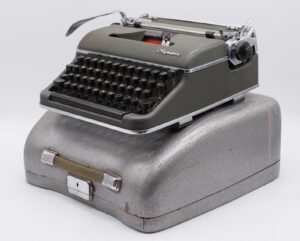 Vintage Typewriter Values and Best Antique Brands (Escape to the Past)