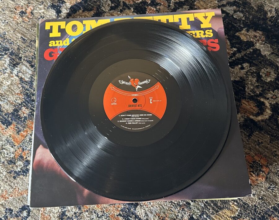 Great Places to Buy Vinyl Records Online (Ultimate Guide to Vinyl)